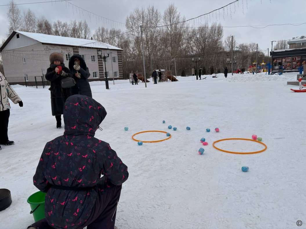 Рождественские гуляния организовали для гостей и жителей Ленинского ...